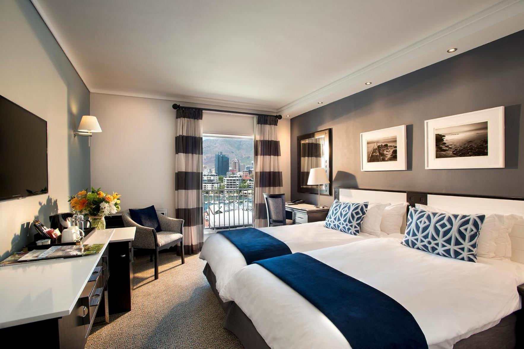 THE COMMODORE HOTEL CAPE TOWN